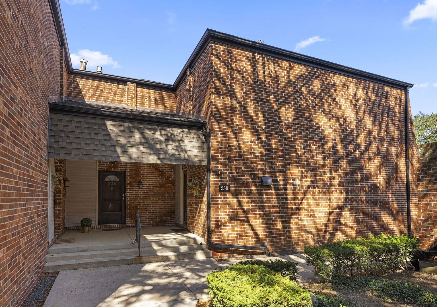 538 W Northwest Hwy, Palatine, IL 60067 | Zillow
