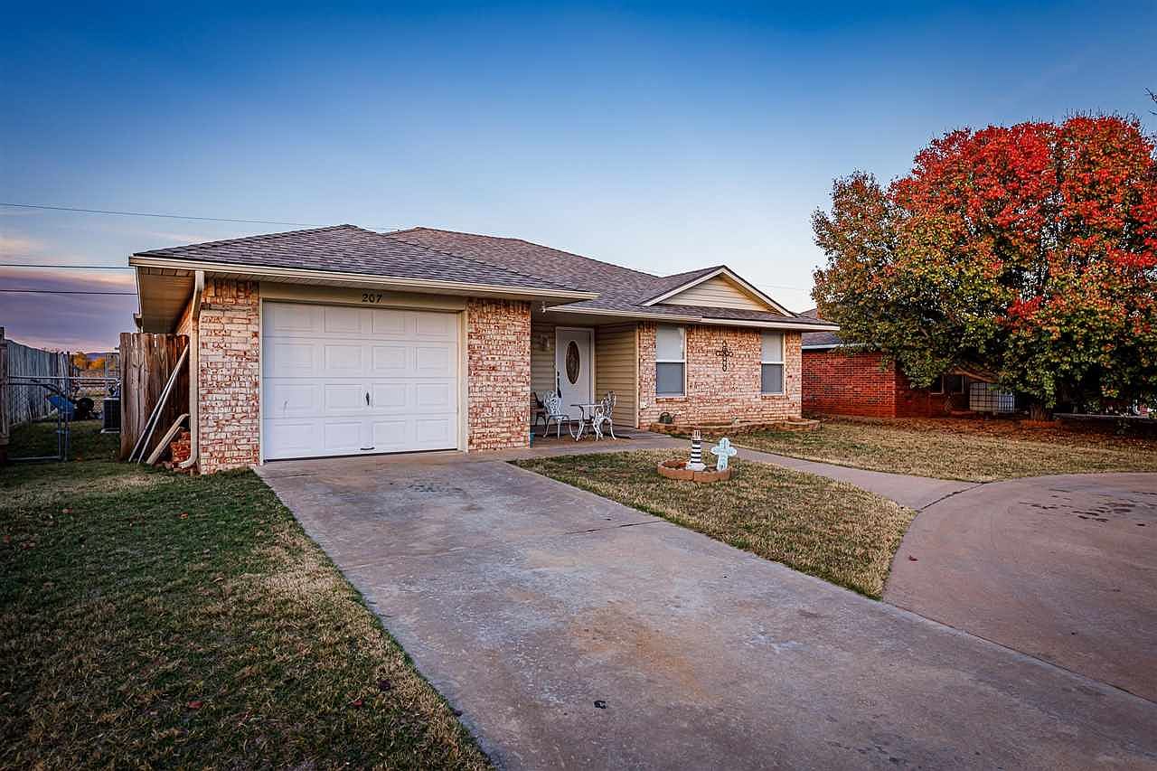 207 E B Ave, Cache, OK 73527 | Zillow