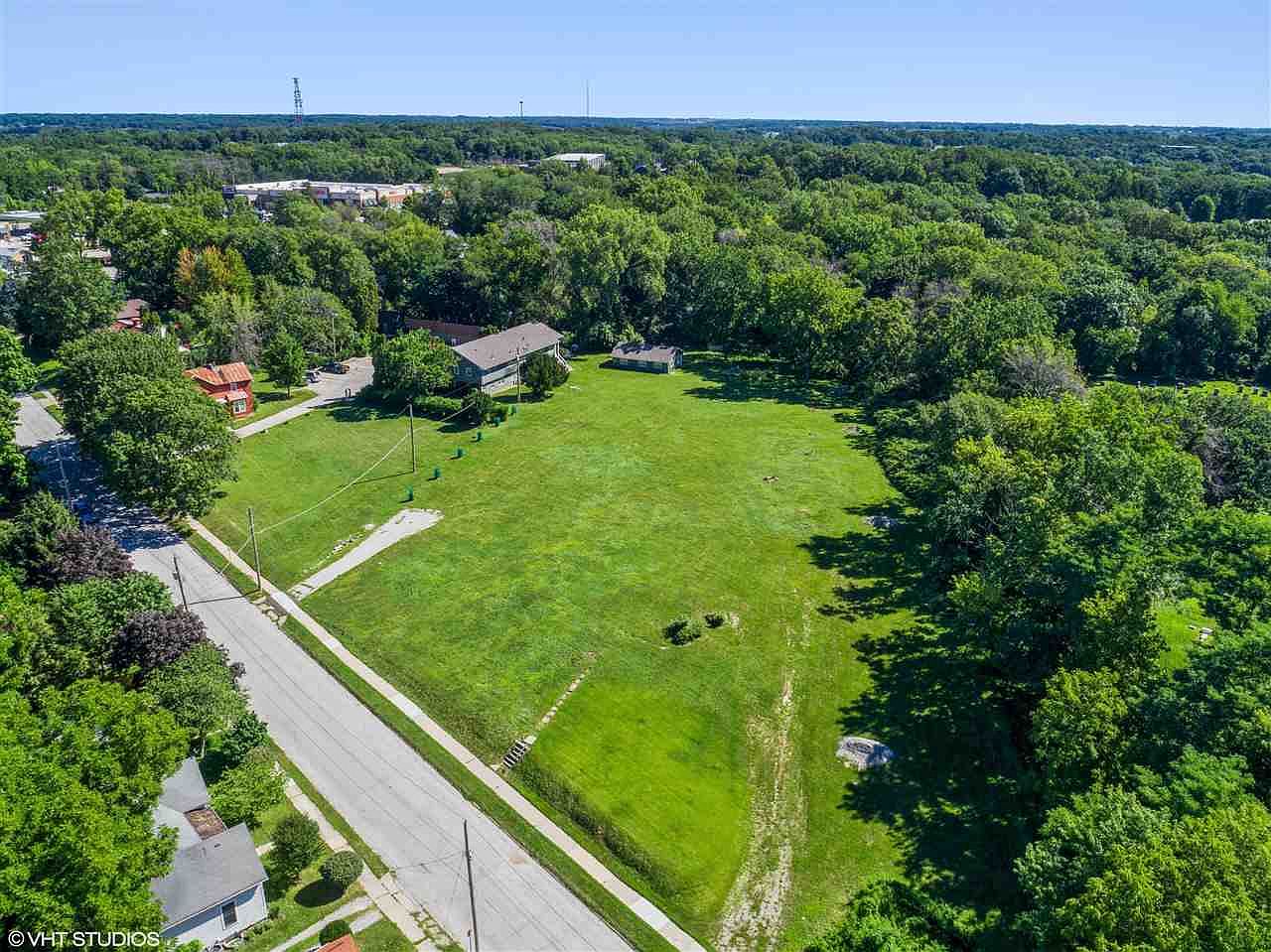 1002 & 1006 N Summit St, Iowa City, IA 52240 | Zillow