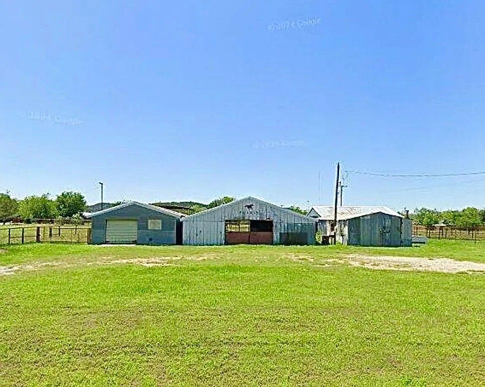 458 Jackson Ave, Strawn, TX 76475 | Zillow