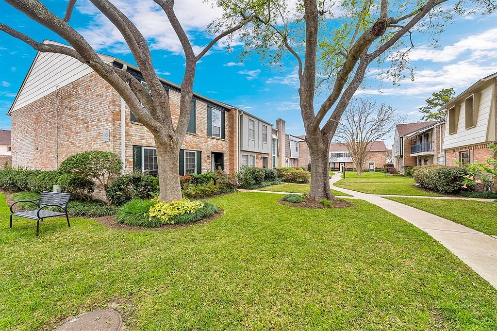1324 Country Place Dr, Houston, TX 77079 | Zillow