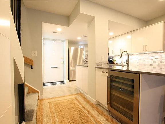 8 Foster Sq, Pittsburgh, PA 15212 | MLS #1637643 | Zillow