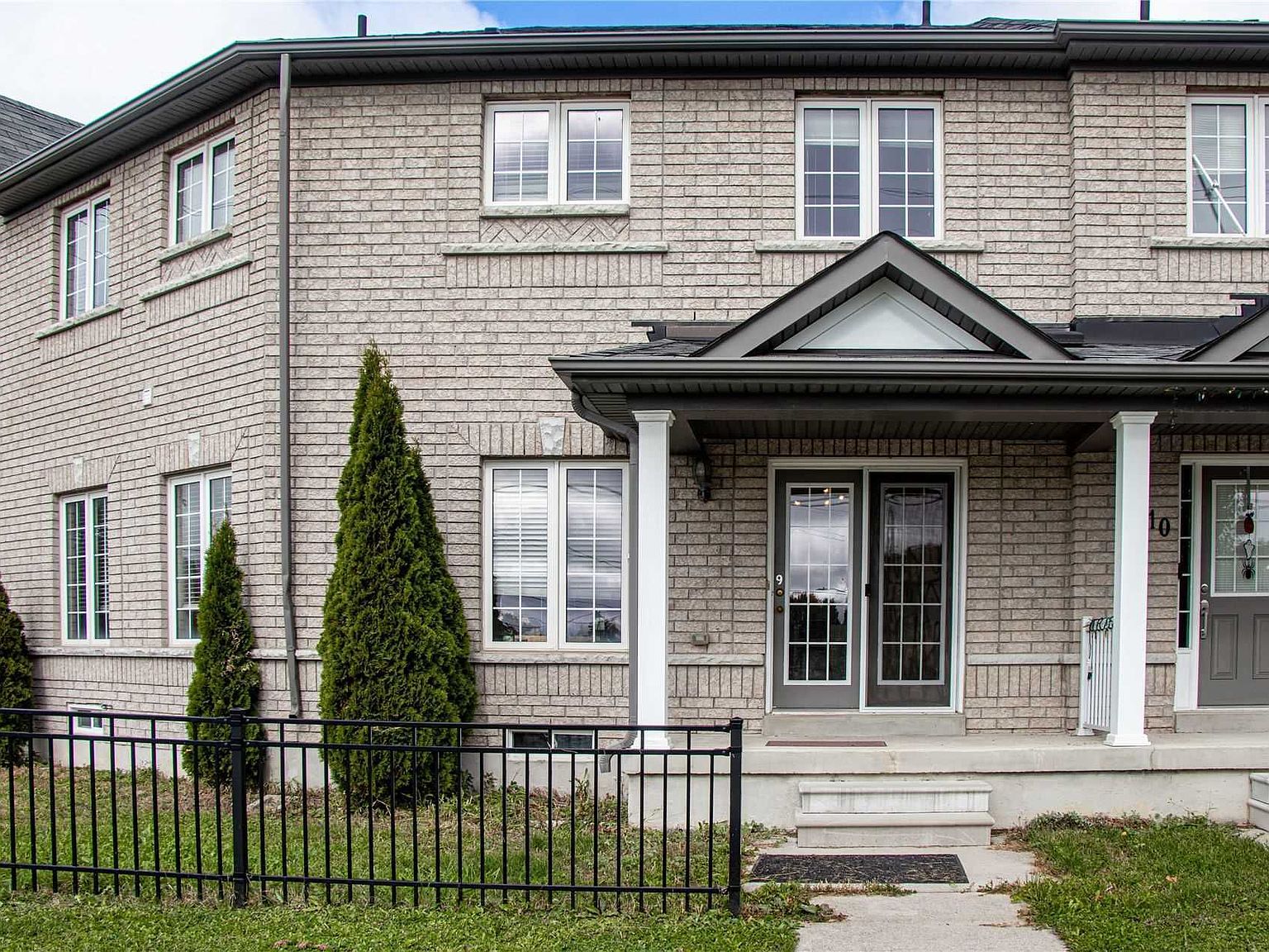 9 Caserta St, Georgina, ON L4P 0E6 | Zillow