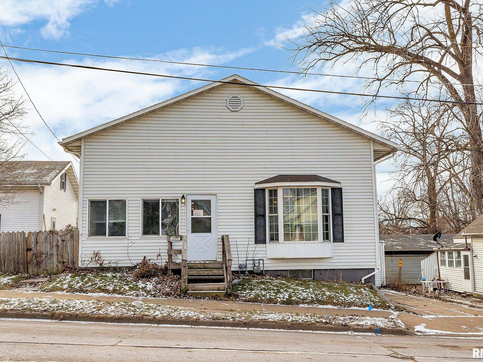 1105 Spring St, Burlington, IA 52601 | MLS #QC4260182 | Zillow