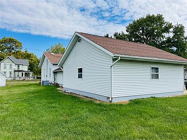 123 S 3rd St, Brownstown, IL 62418 | Zillow