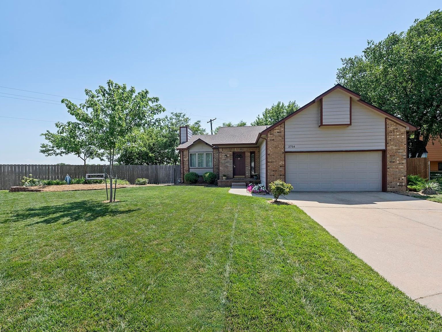 2754 S Yellowstone Ct, Wichita, KS 67215 | Zillow