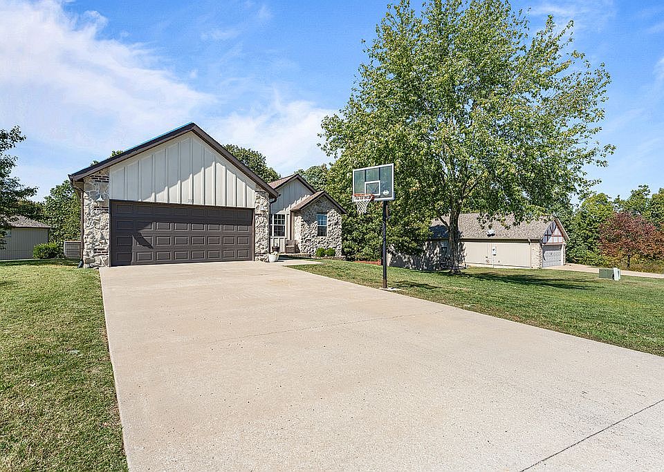 111 Northpoint Ct, Branson, MO 65616 | Zillow