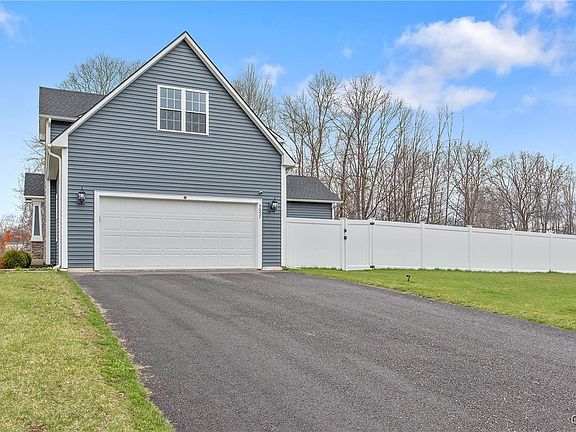 3057 Chillingham Way, Baldwinsville, NY 13027 | Zillow