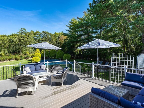 141 Middle Pond Rd, Southampton, NY 11968 | Zillow