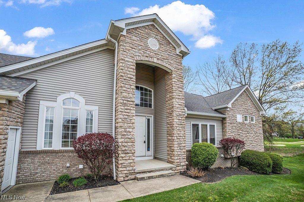 390 W Inverness Dr, Highland Heights, OH 44143 | Zillow
