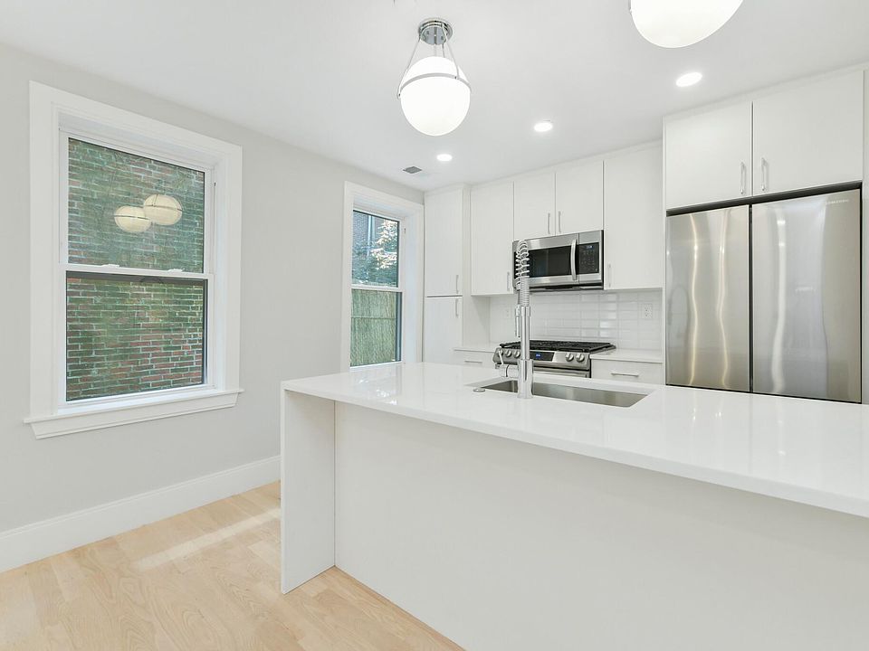 10 Lamson Ct APT 2, Boston, MA 02128 | Zillow