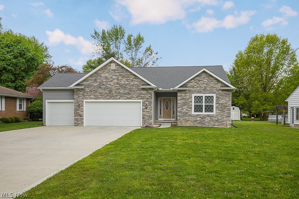 10076 Rosemere St, Elyria, OH 44035 | Zillow