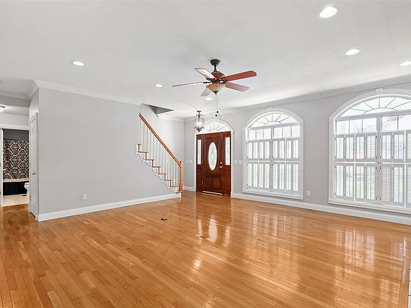 508 Autumn Ridge Rd, Glasgow, KY 42141 | MLS #RA20233306 | Zillow