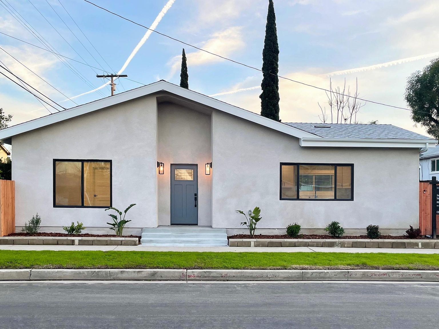 18060 W Hatteras St, Encino, CA 91316 | Zillow