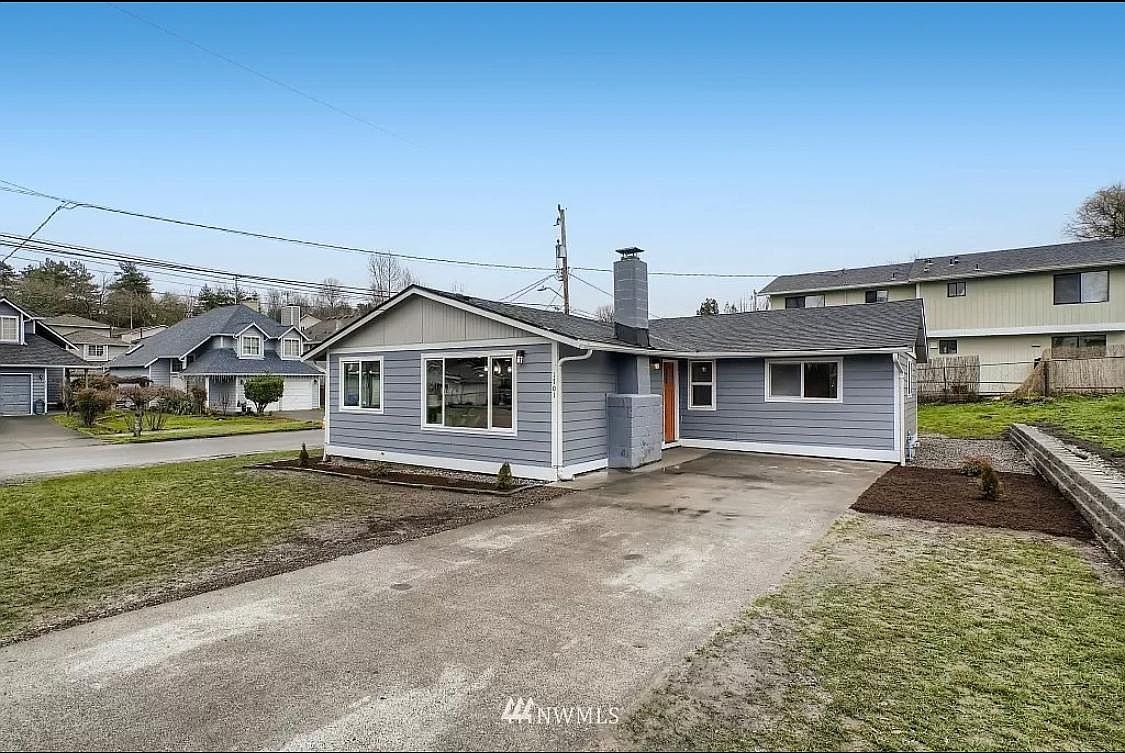 1706 SW Graham St, Seattle, WA 98106 | Zillow
