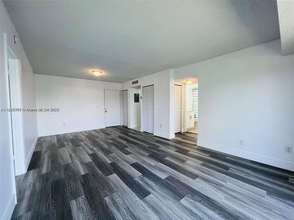 Saga Bay Gardens Condominiums - 8260 SW 210th St Miami, FL | Zillow ...