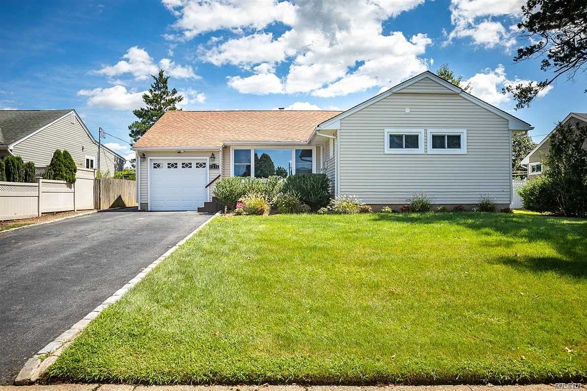 1231 Tulip Ln, Wantagh, NY 11793 | Zillow