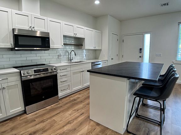 875 S Lt Col Leroy Pond Ave #A, Fayetteville, AR 72701 | Zillow 875 S Lt Col Leroy Pond Ave #A, Fayetteville, AR 72701 | Zillow