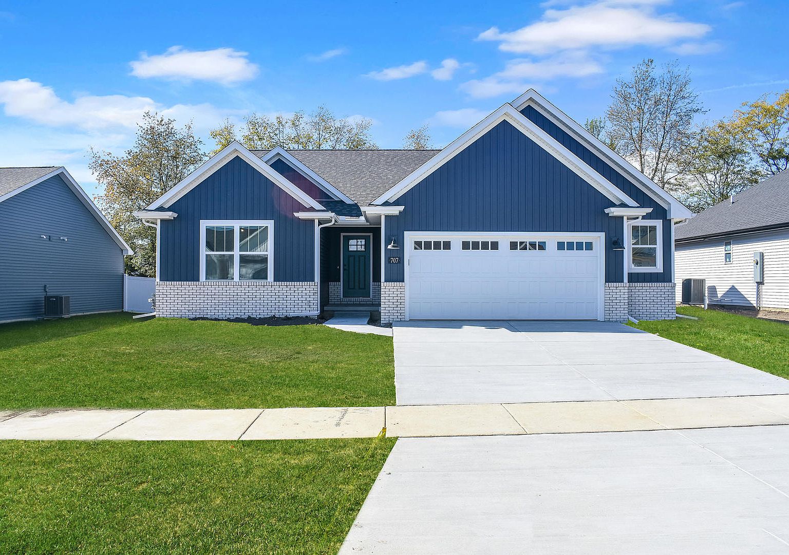 707 Cole Ln, Mahomet, IL 61853 | Zillow