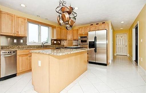 10 Mawn Dr, Woburn, MA 01801 | Zillow