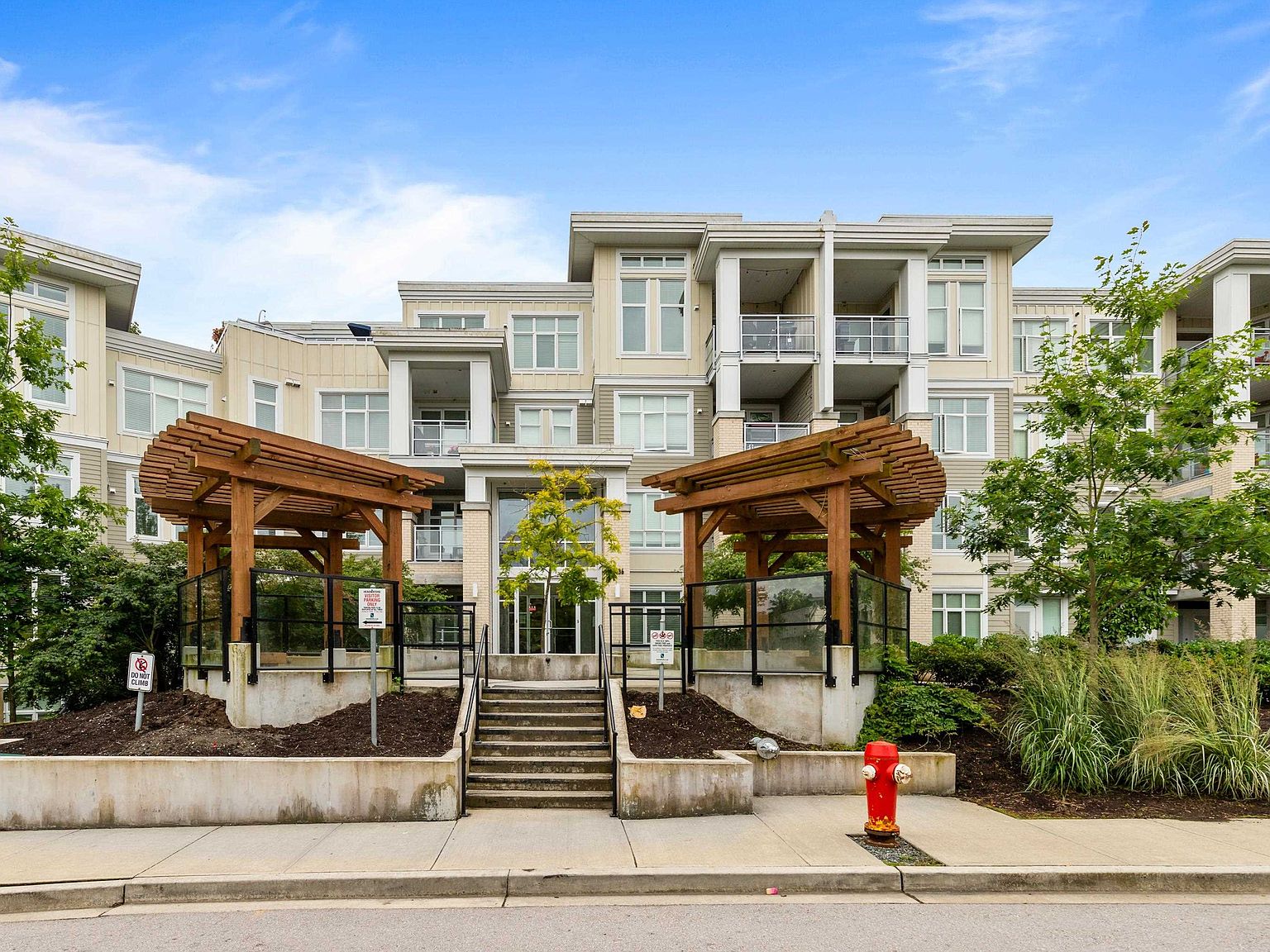 15436 31st Ave #305, Surrey, BC V3Z 1H3 | MLS #R2900793 | Zillow