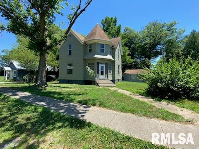 312 SE 7th St, Fairfield, IL 62837 | MLS #EB445922 | Zillow