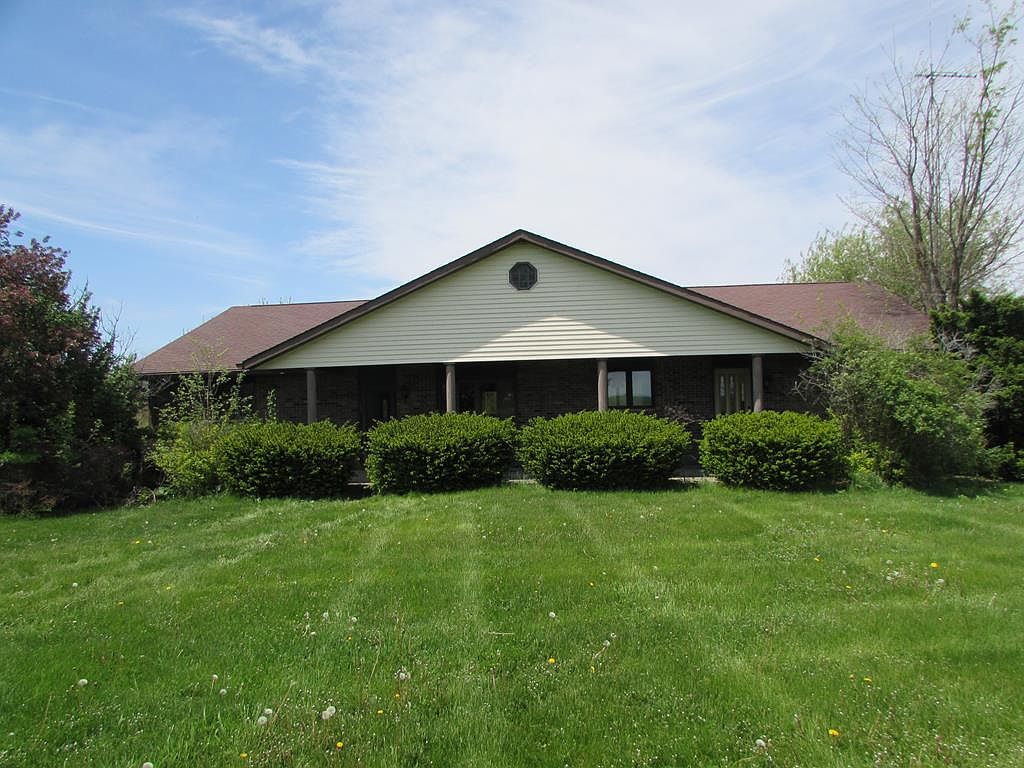 23881 N 1750th St, Chrisman, IL 61924 | Zillow