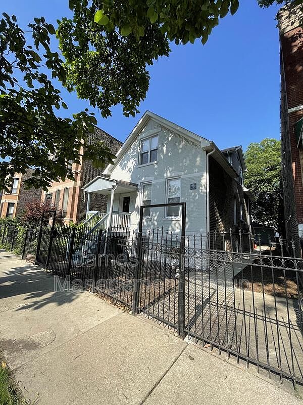 827 N Francisco Ave UNIT 2, Chicago, IL 60622 | Zillow