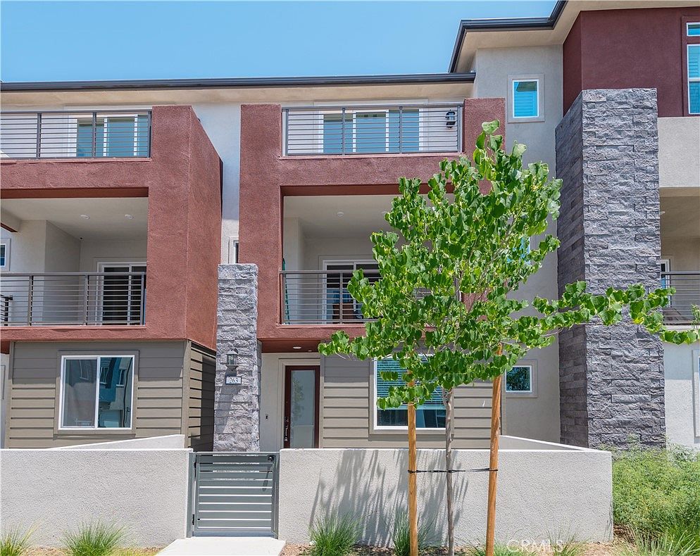 263 Lynx, Irvine, CA 92618 | MLS #OC24153442 | Zillow