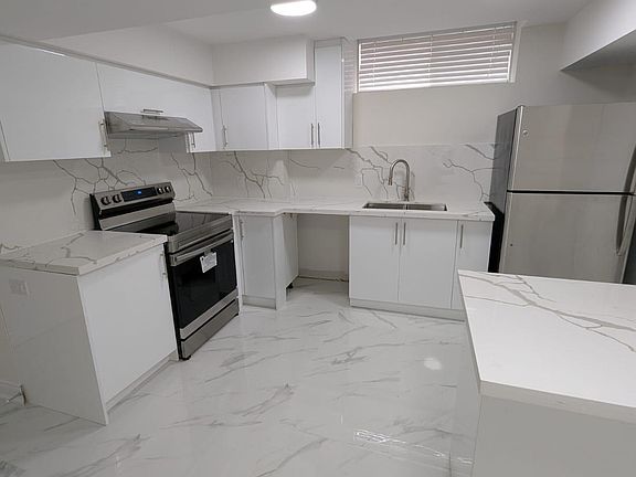 9 Cranley Rd #BASEMENT, East Gwillimbury, ON L9N 0T7 | Zillow