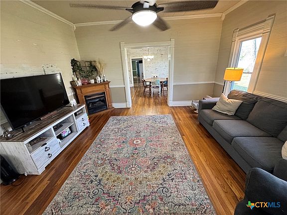 327 S Pumphrey St, Edna, TX 77957 | MLS #567730 | Zillow