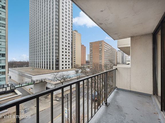 3150 N Sheridan Rd APT 5A, Chicago, IL 60657 | Zillow