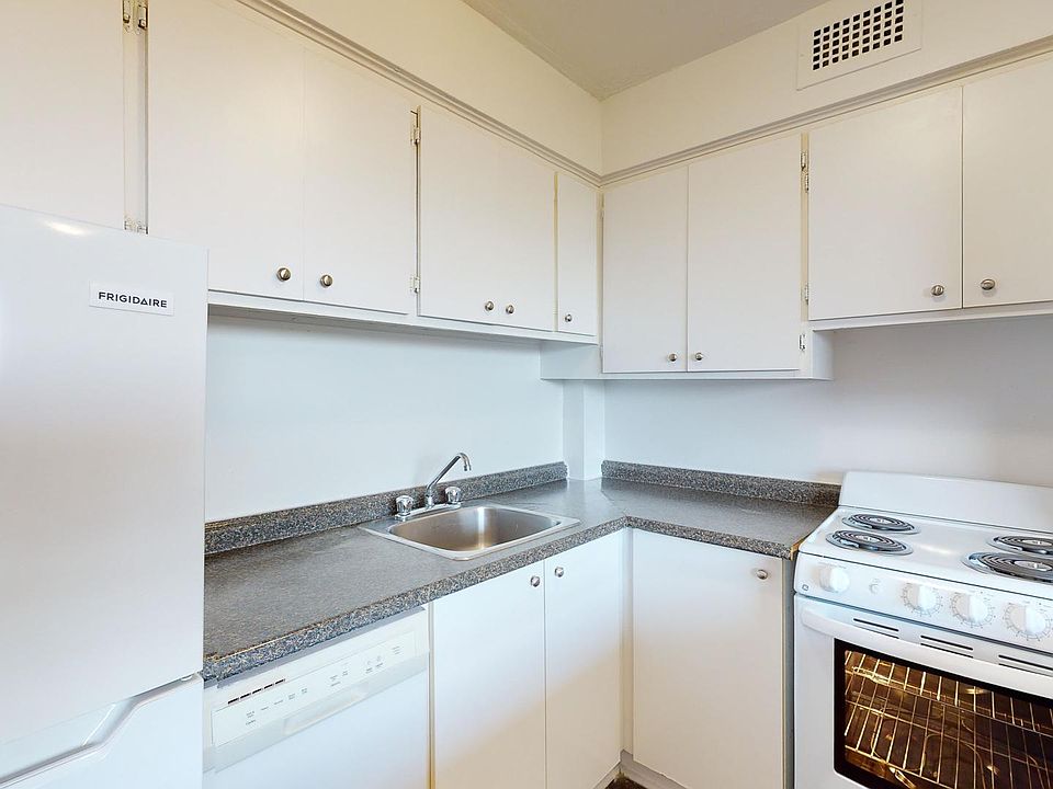 335 Cooper St #112, Ottawa, ON K2P 0G6 | Zillow