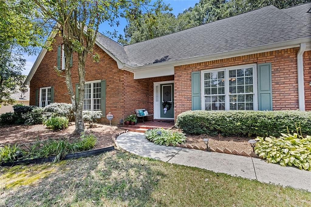 1082 Sunny Glenn Ct, Lawrenceville, GA 30043 | MLS #7612116 | Zillow