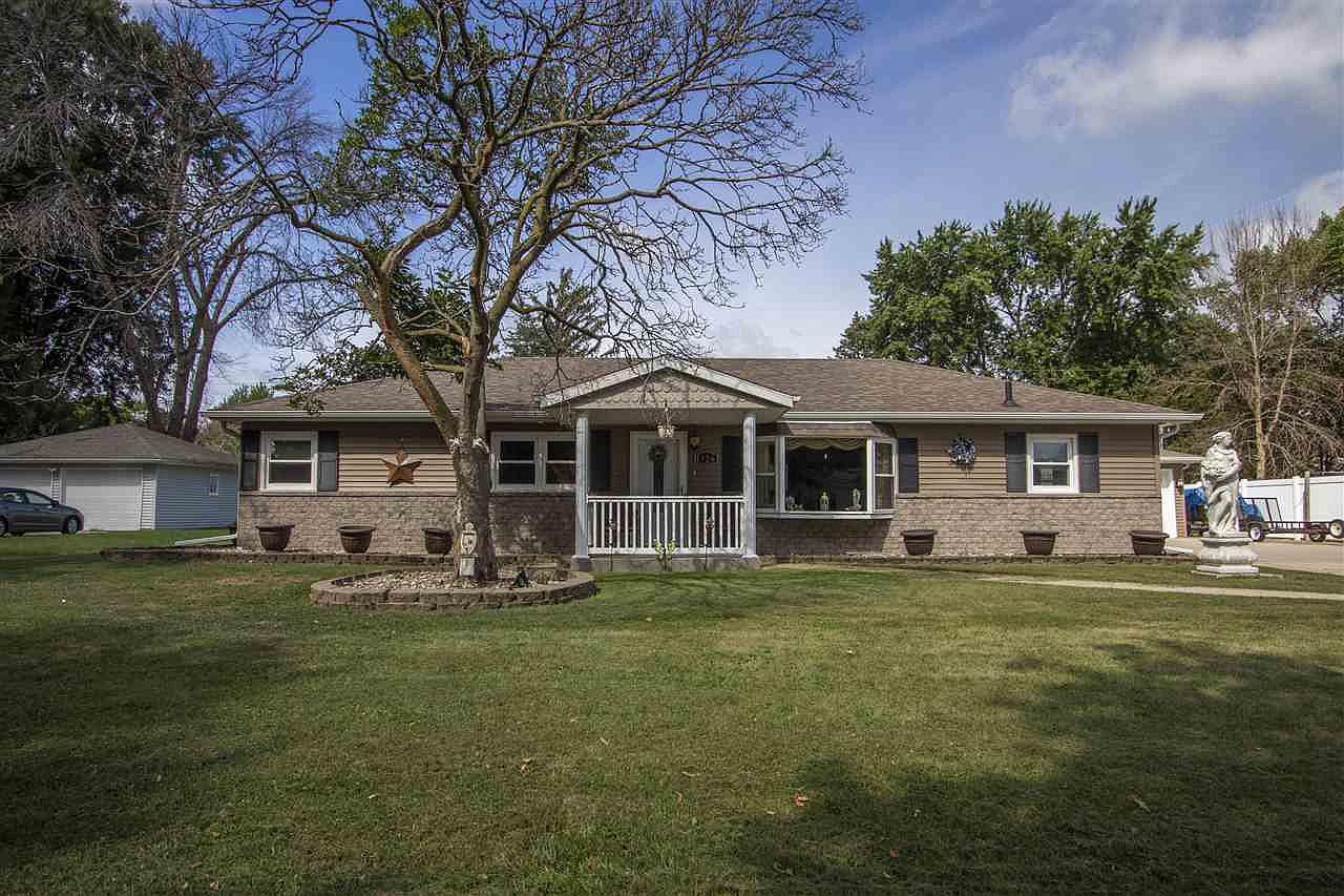 1326 S Hill Dr, Waterloo, IA 50701 | Zillow