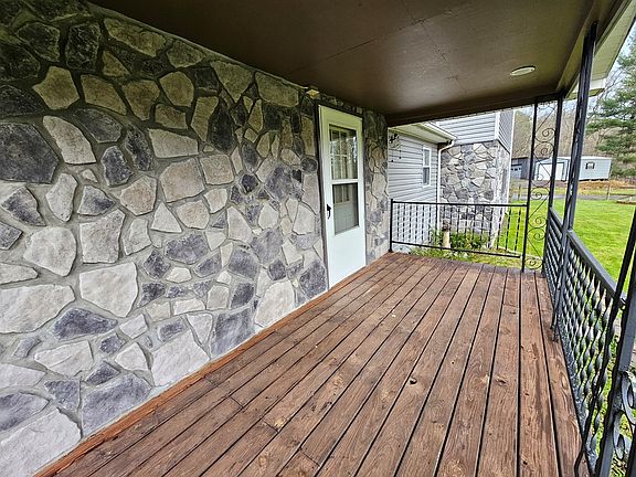 260 Hoye Rd, White Oak, WV 25989 | MLS #86535 | Zillow