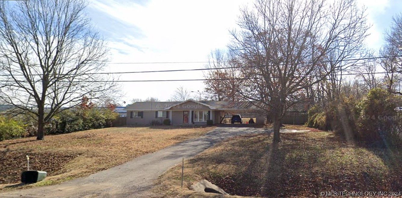 424 W Locust St, Stilwell, OK 74960 | Zillow