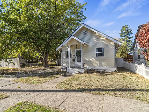 333 Maple St, Medford, OR 97501 | Zillow