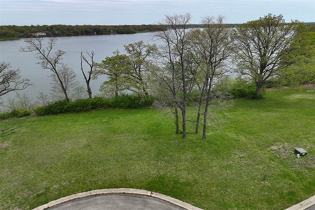 375 E Mueller Ct, Decatur, IL 62521 | Zillow