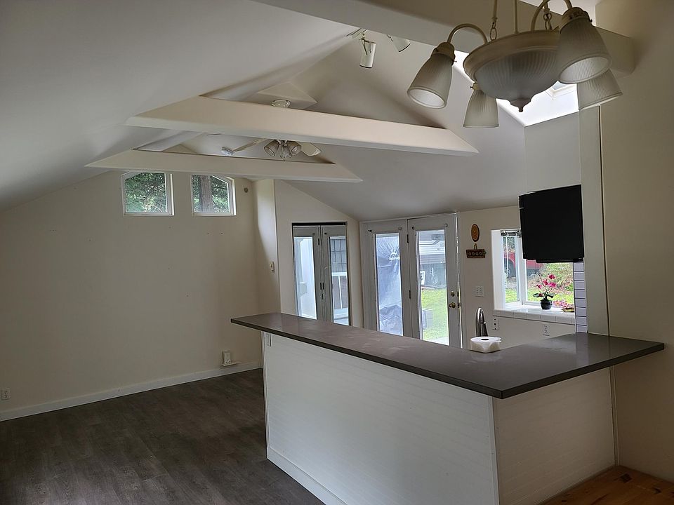 304 Mill Rd BACK B, Pt Roberts, WA 98281 | Zillow