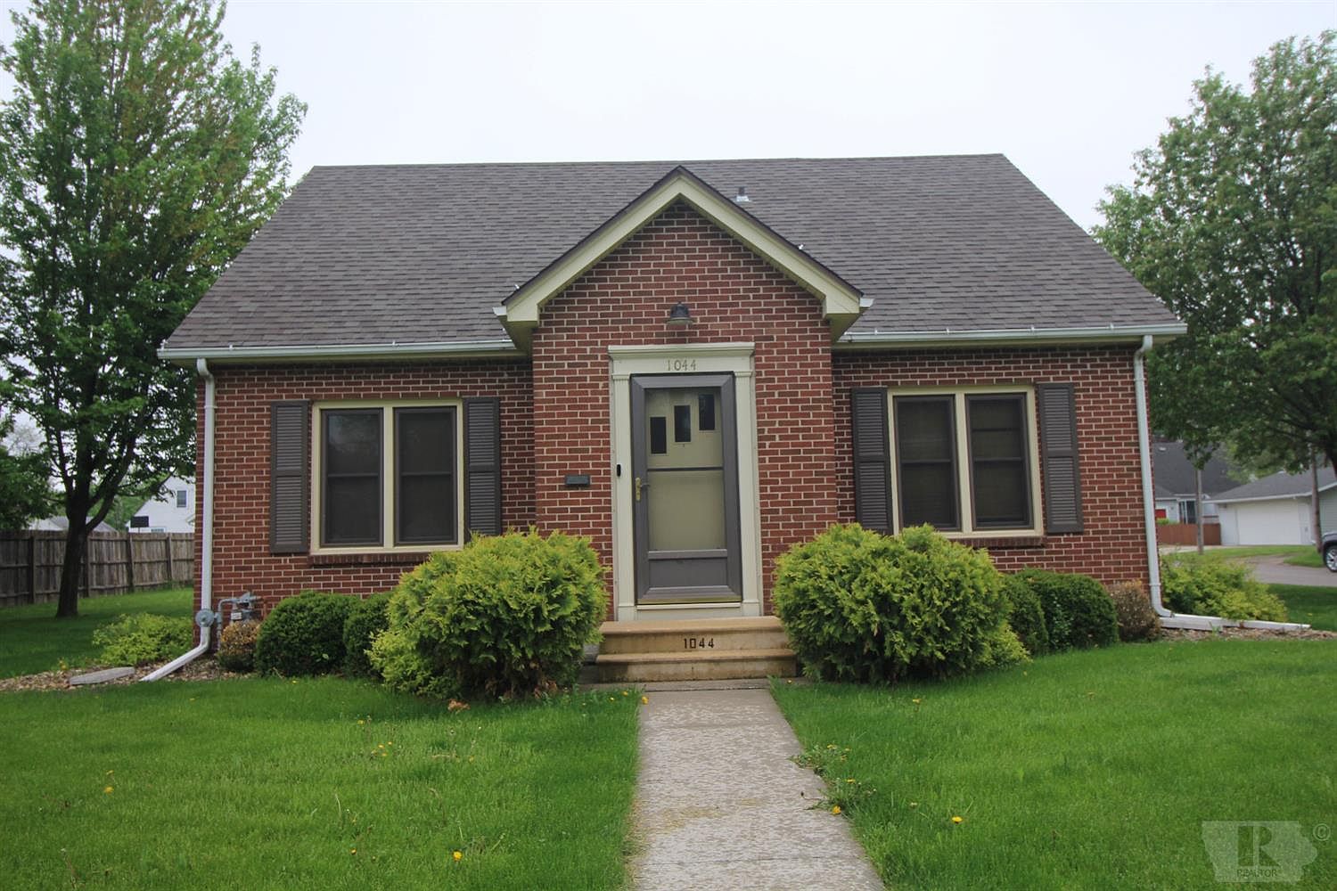 1044 Division St, Webster City, IA 50595 | Zillow
