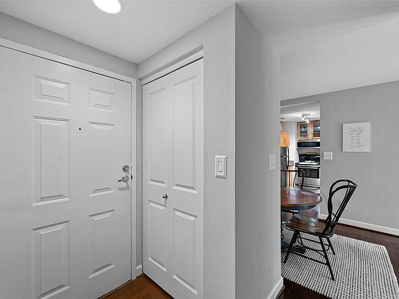 5330 Pershing Ave APT 204, Saint Louis, MO 63112 | Zillow