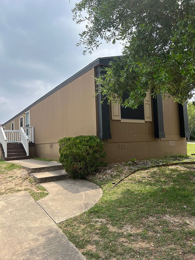 7460 Kitty Hawk, Converse, TX 78109 | Zillow