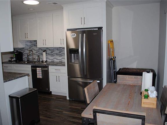 225 Blackpool Ct #55, Ridge, NY 11961 | Zillow