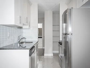 Oliver Tower - 12225 Stony Plain Rd NW Edmonton AB (3 units available ...