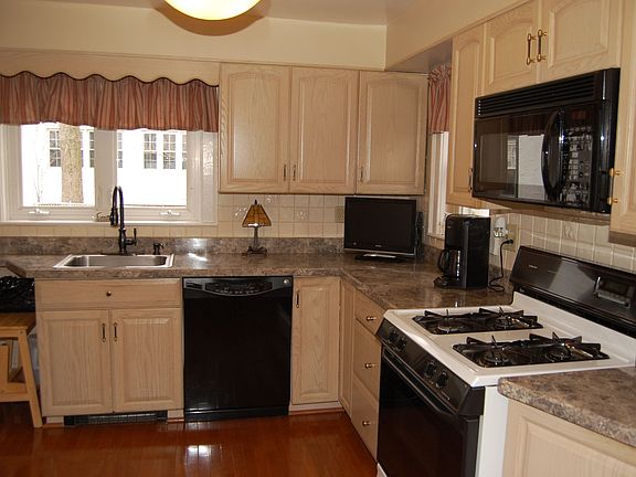 29 Muir Pl, New Rochelle, NY 10801 | Zillow