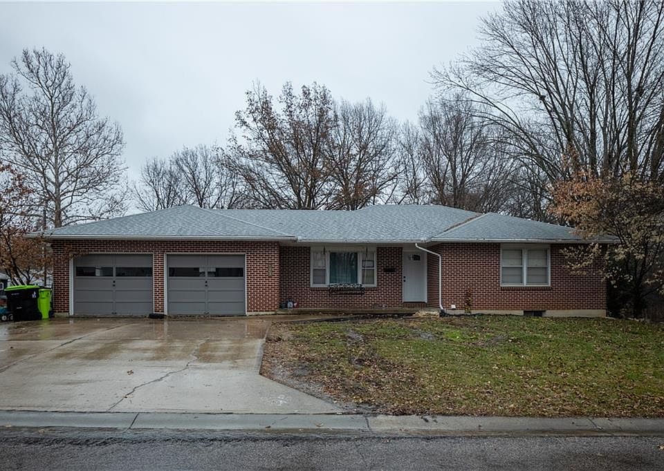 1003 Eastwood Rd, Harrisonville, MO 64701 | Zillow
