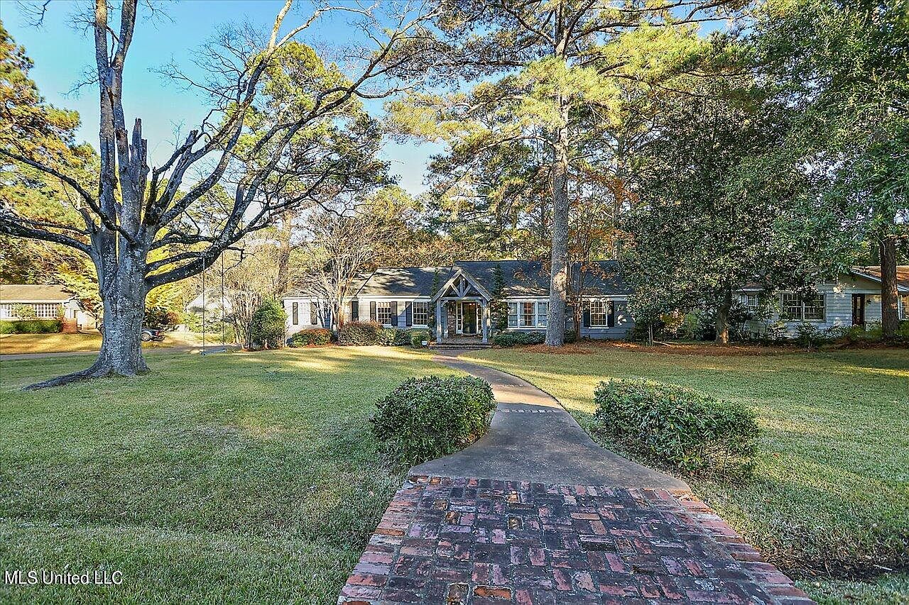 3984 Northeast Dr, Jackson, MS 39211 | Zillow