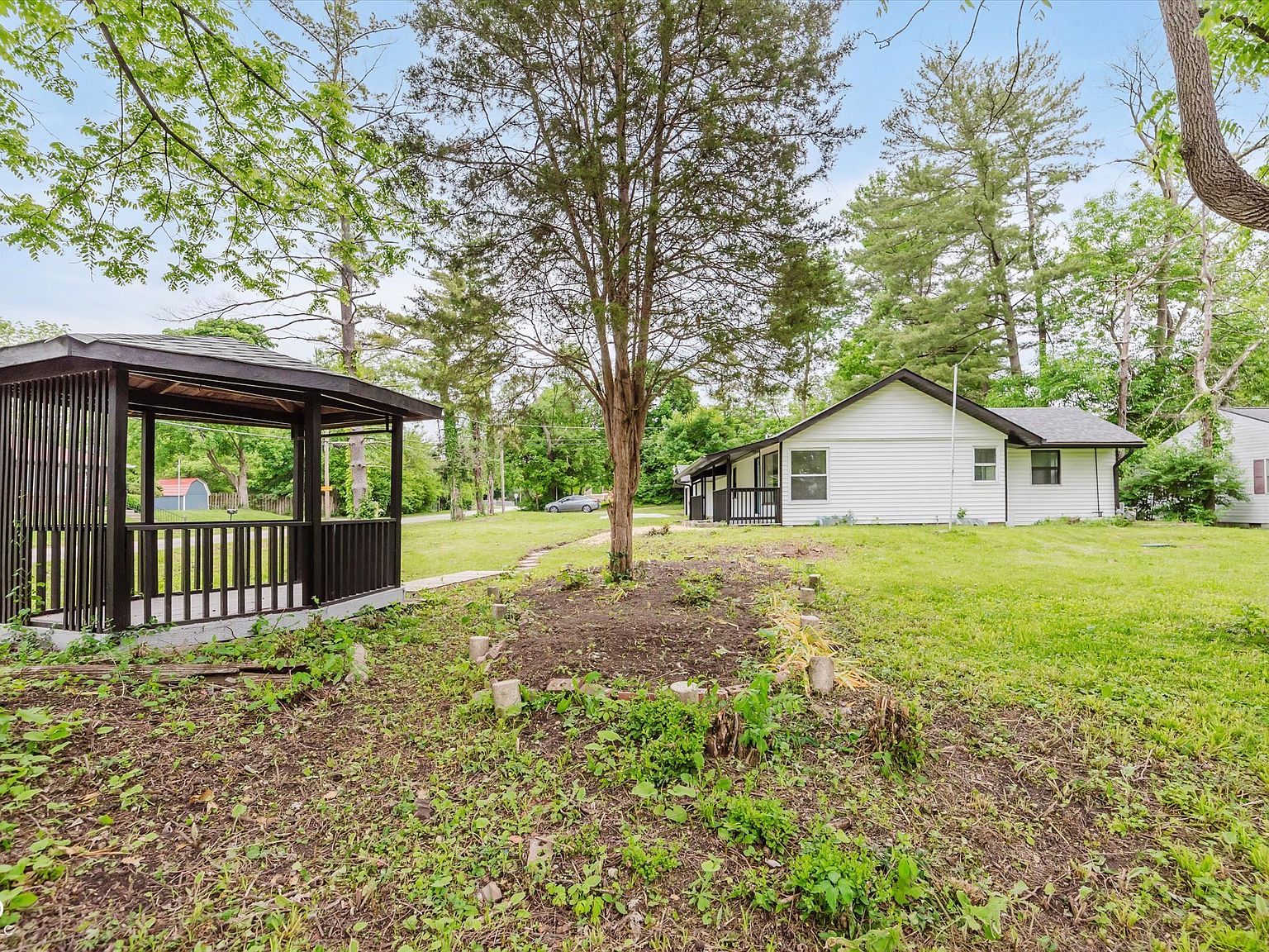 233 N Devon Ave, Indianapolis, IN 46219 | Zillow