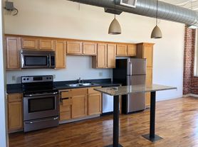 Walnut Tower Apartments - 722 Walnut St Kansas City MO | Zillow